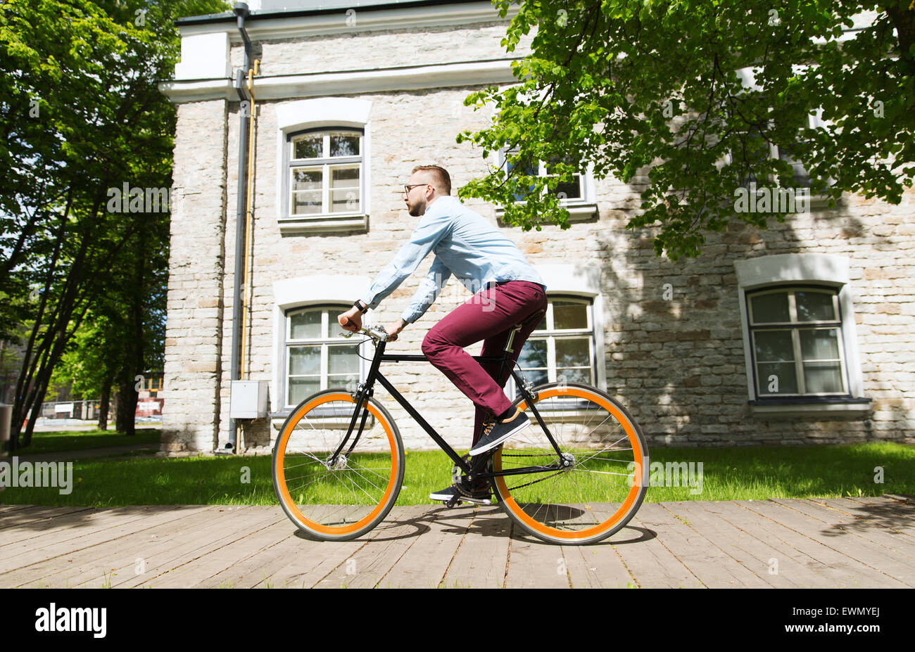 Teen bicycle buildings hi-res stock photography and images - Alamy