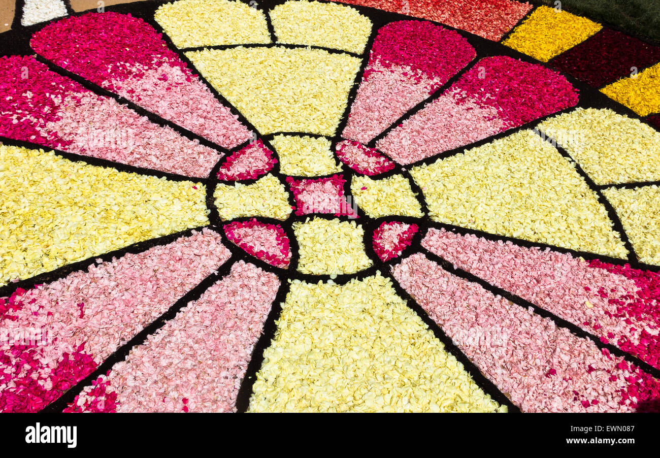 Infiorata baroque feast images made of flower petals, Noto, Sicily ...