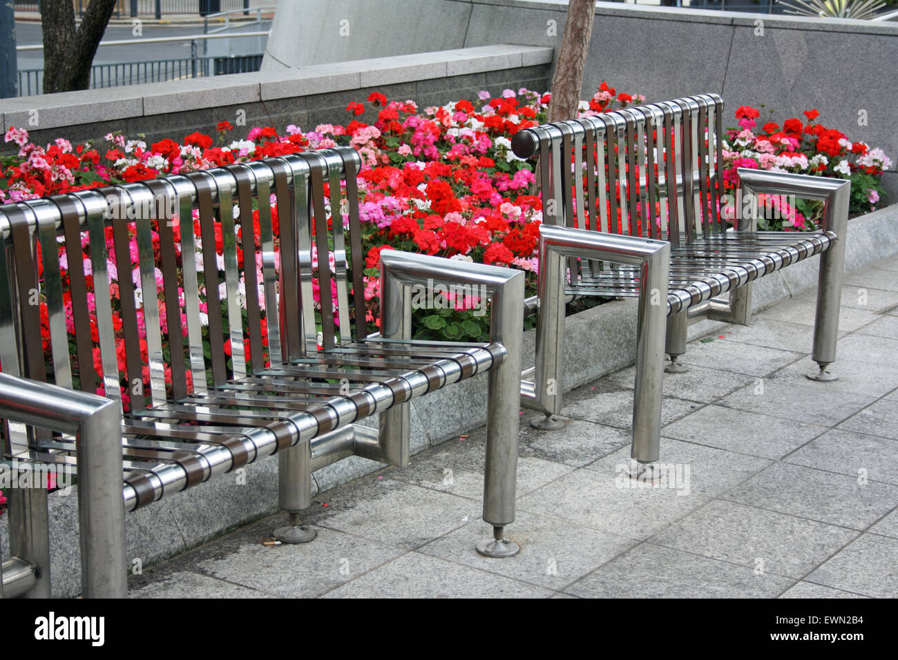 Silver benches hi-res stock photography and images - Alamy