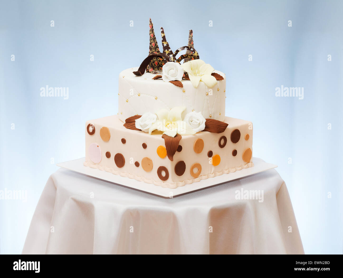 Marzipan cream cake hi-res stock photography and images - Alamy
