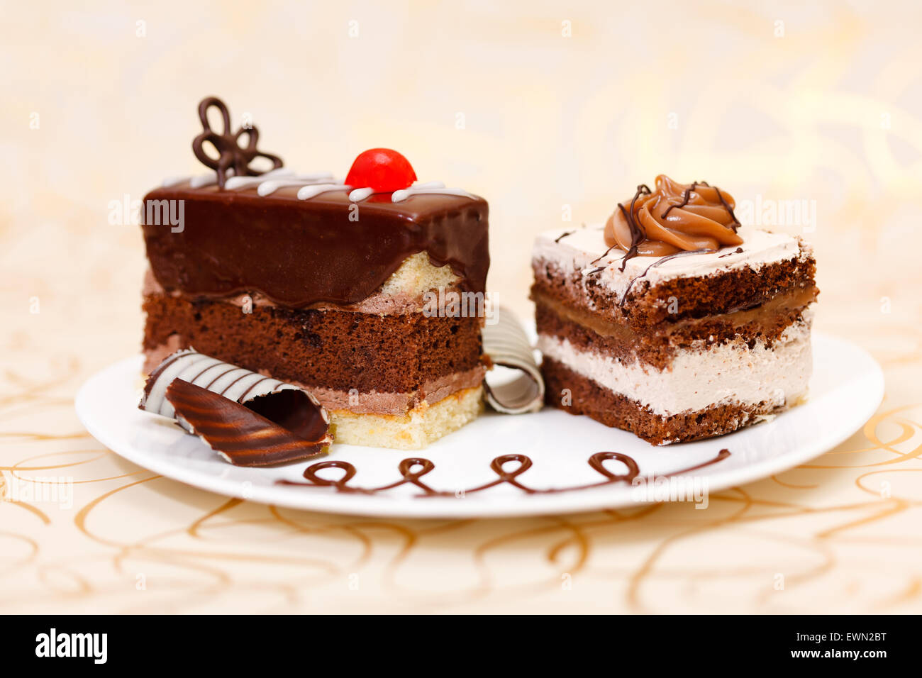 Two cakes plate hi-res stock photography and images - Alamy