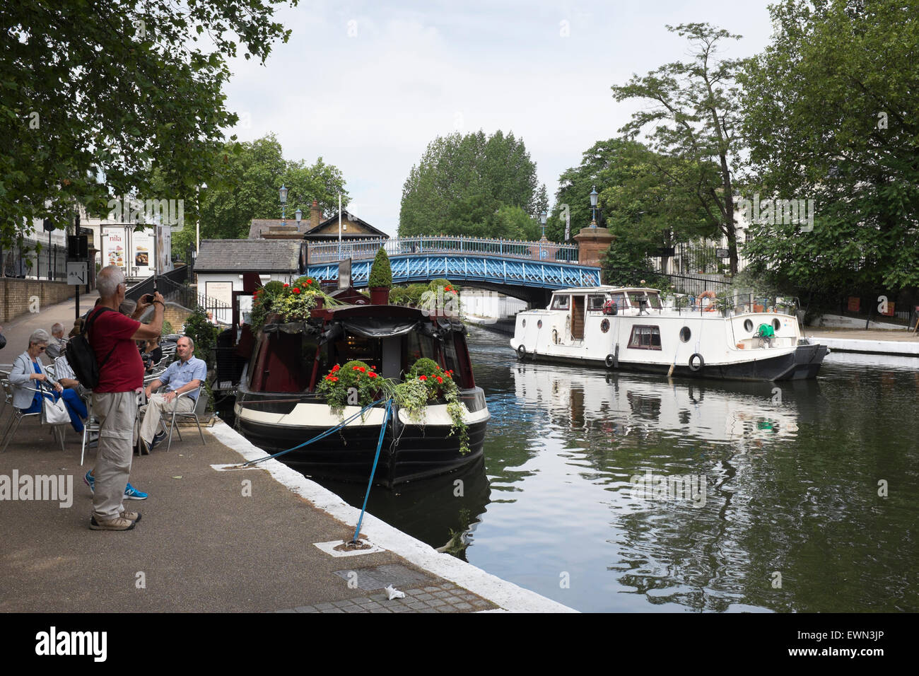 Floating cafe hi-res stock photography and images - Alamy