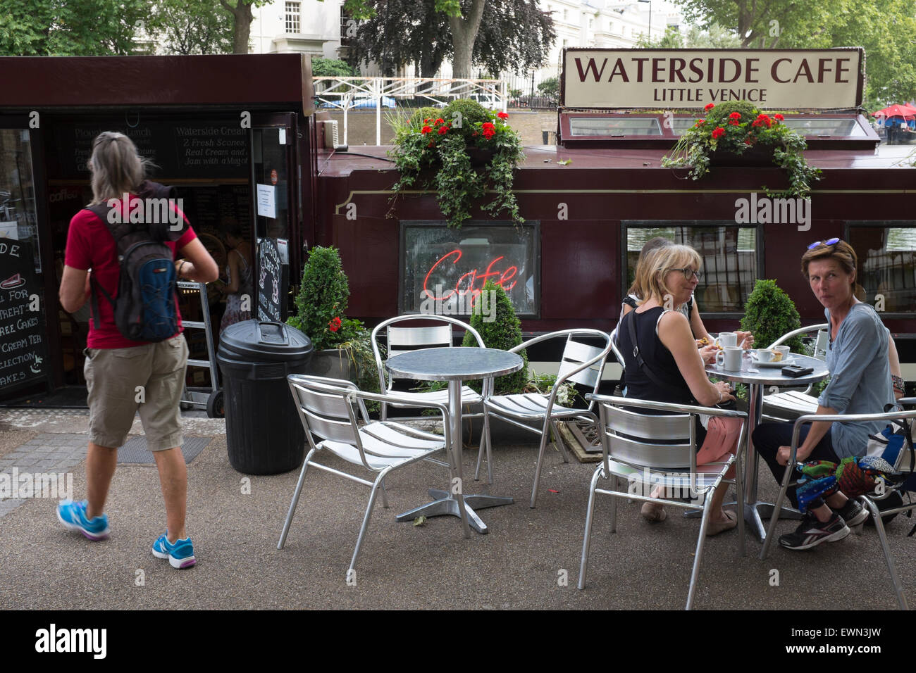 The Waterside Café at London's Little Venice near Maida Vale Stock ...