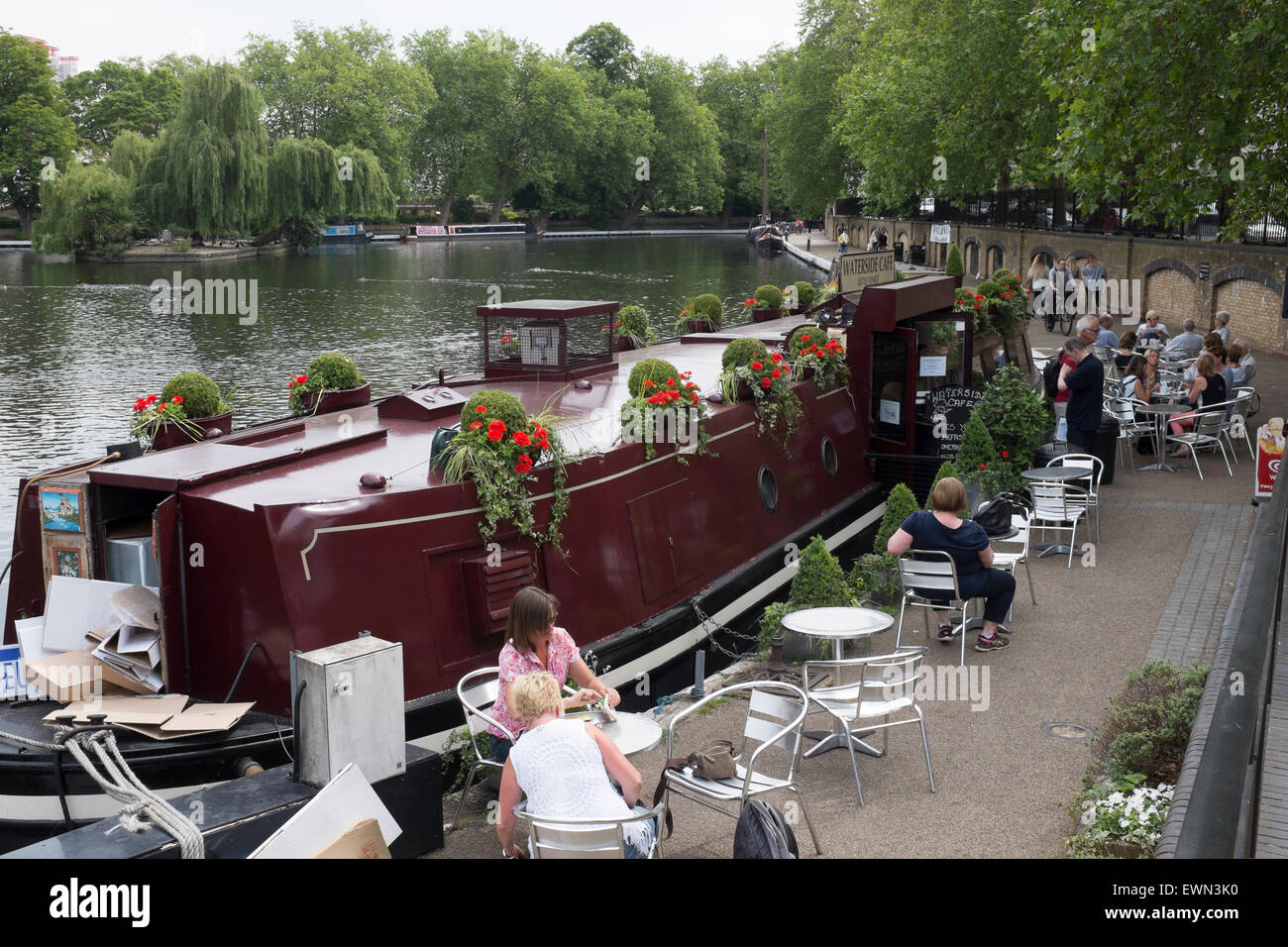 The Waterside Café at London's Little Venice near Maida Vale Stock ...