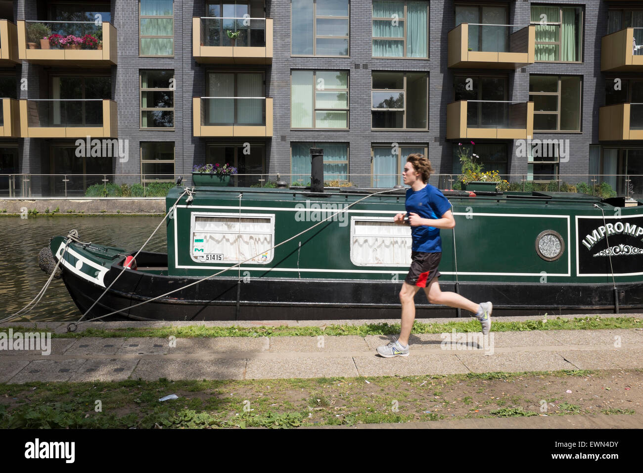 Running canal london hi-res stock photography and images - Alamy