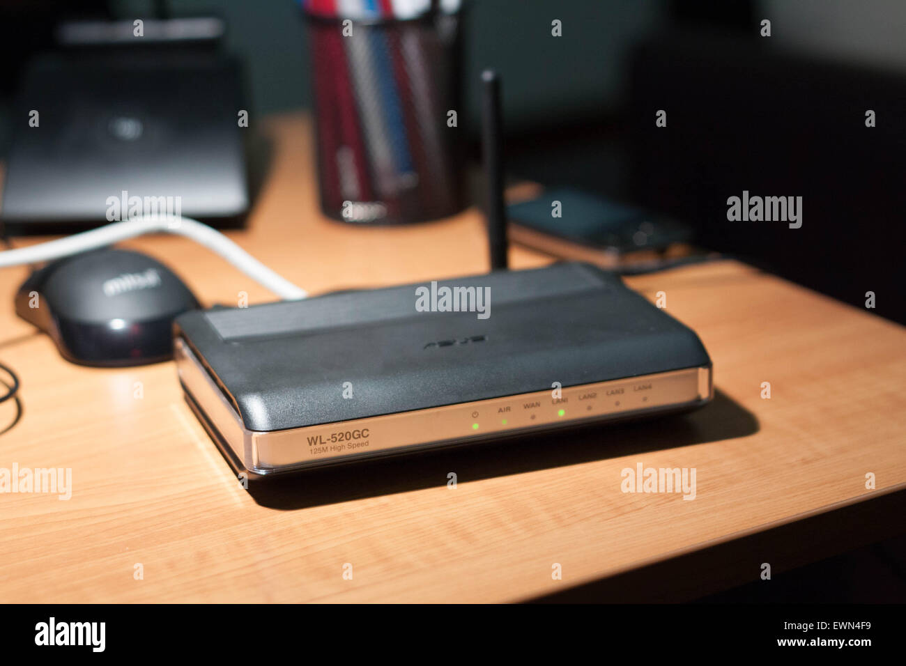 Wifi router hi-res stock photography and images - Alamy