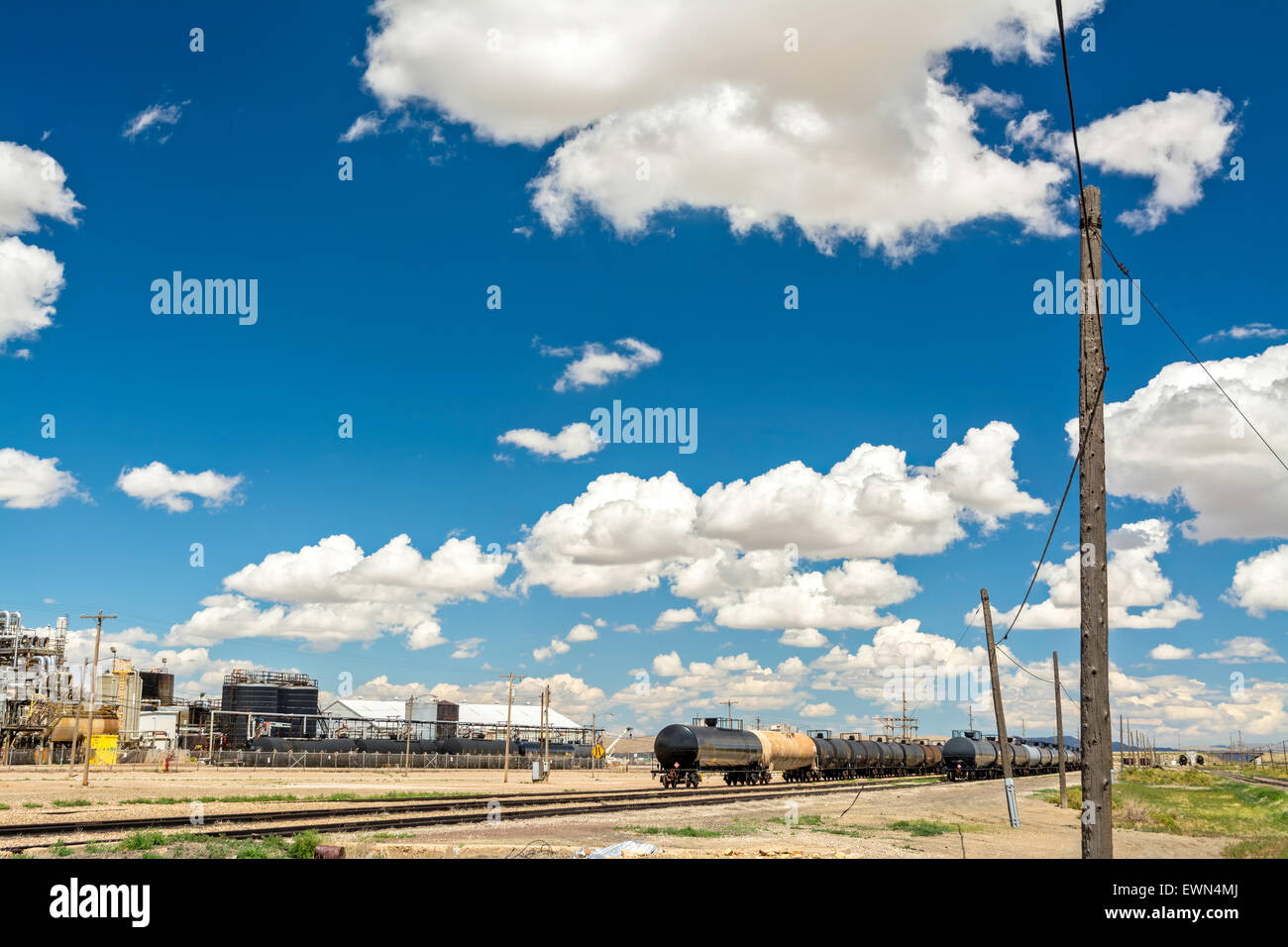 Oil refinery and rail cars Stock Photo - Alamy