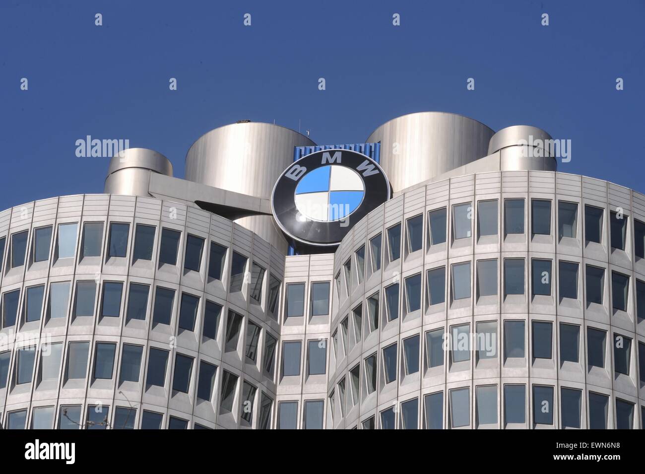 Germany, Munich, the skyscraper headquarters of the BMW car factory ...