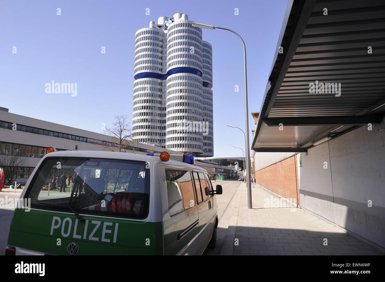 Germany, Munich, the skyscraper headquarters of the BMW car factory ...