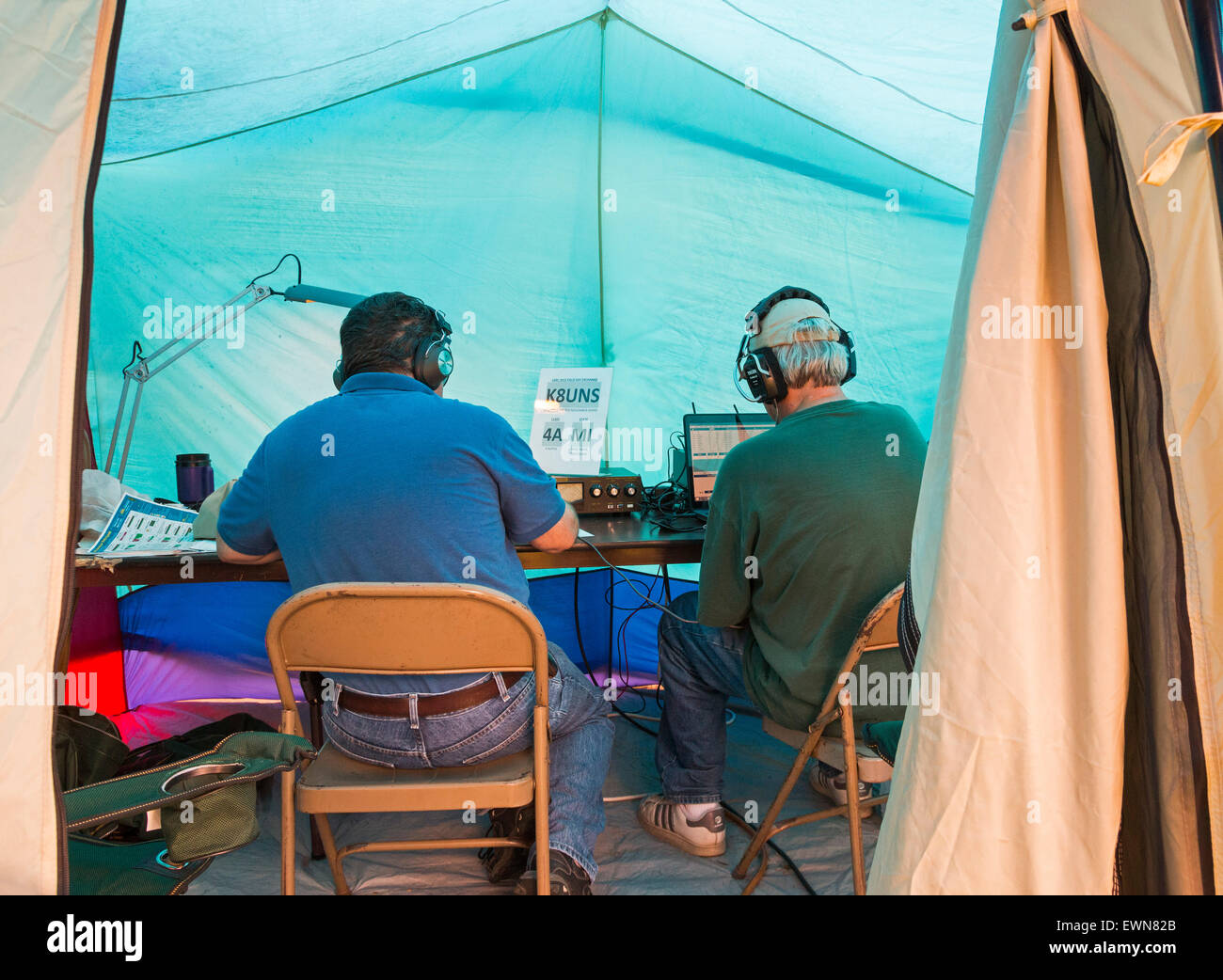 Radio field station hi-res stock photography and images - Alamy