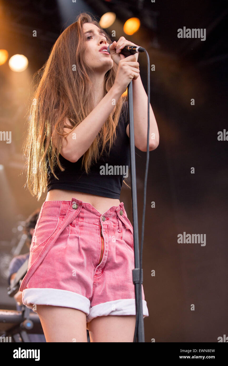 Ryn weaver hi-res stock photography and images - Alamy