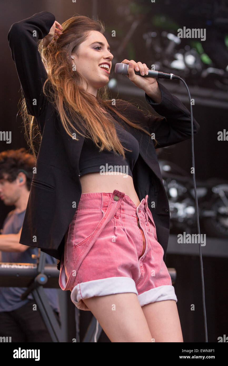 Ryn weaver hi-res stock photography and images - Alamy