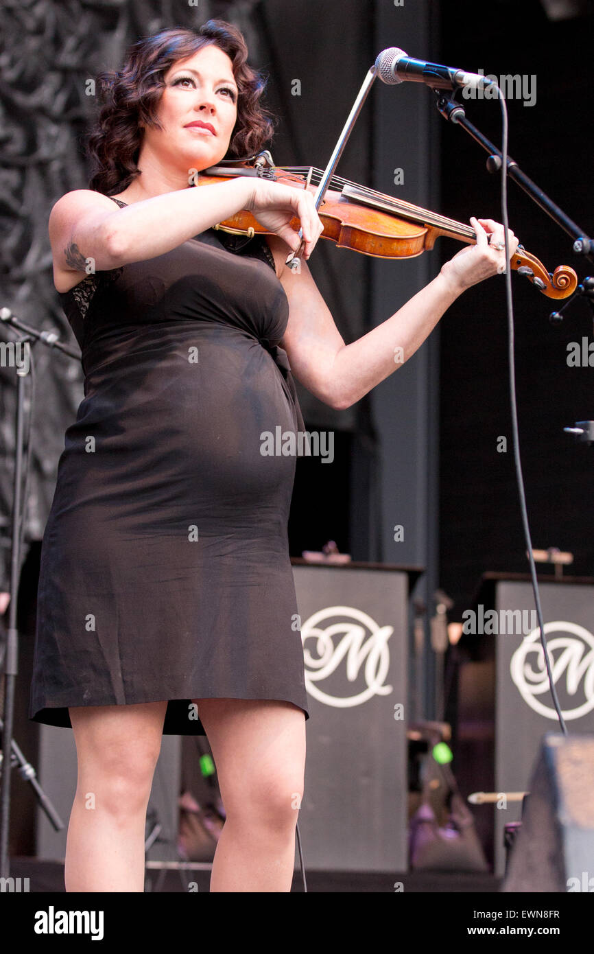 Amanda Shires Stock Photos & Amanda Shires Stock Images - Alamy