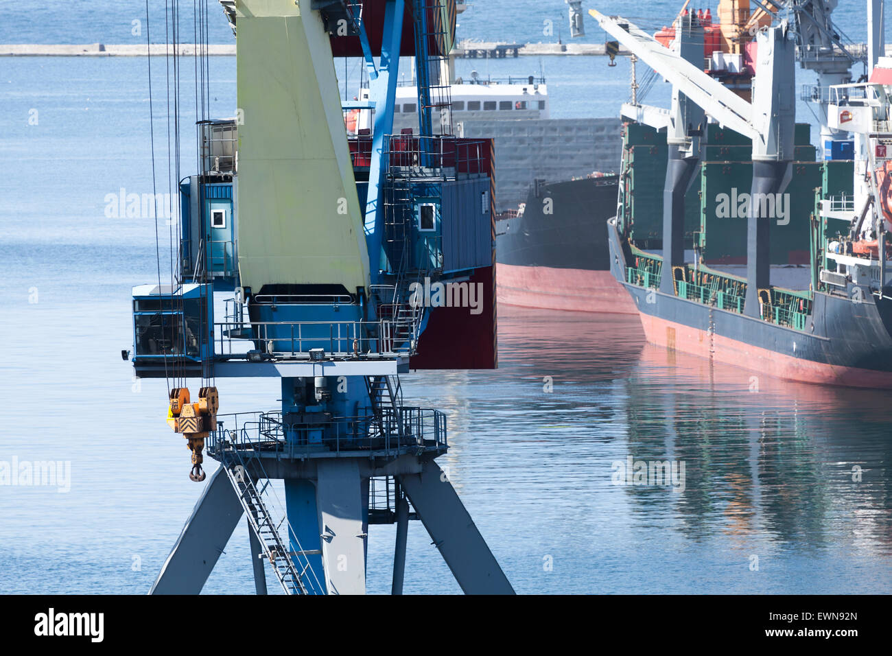 Port crane hi-res stock photography and images - Alamy