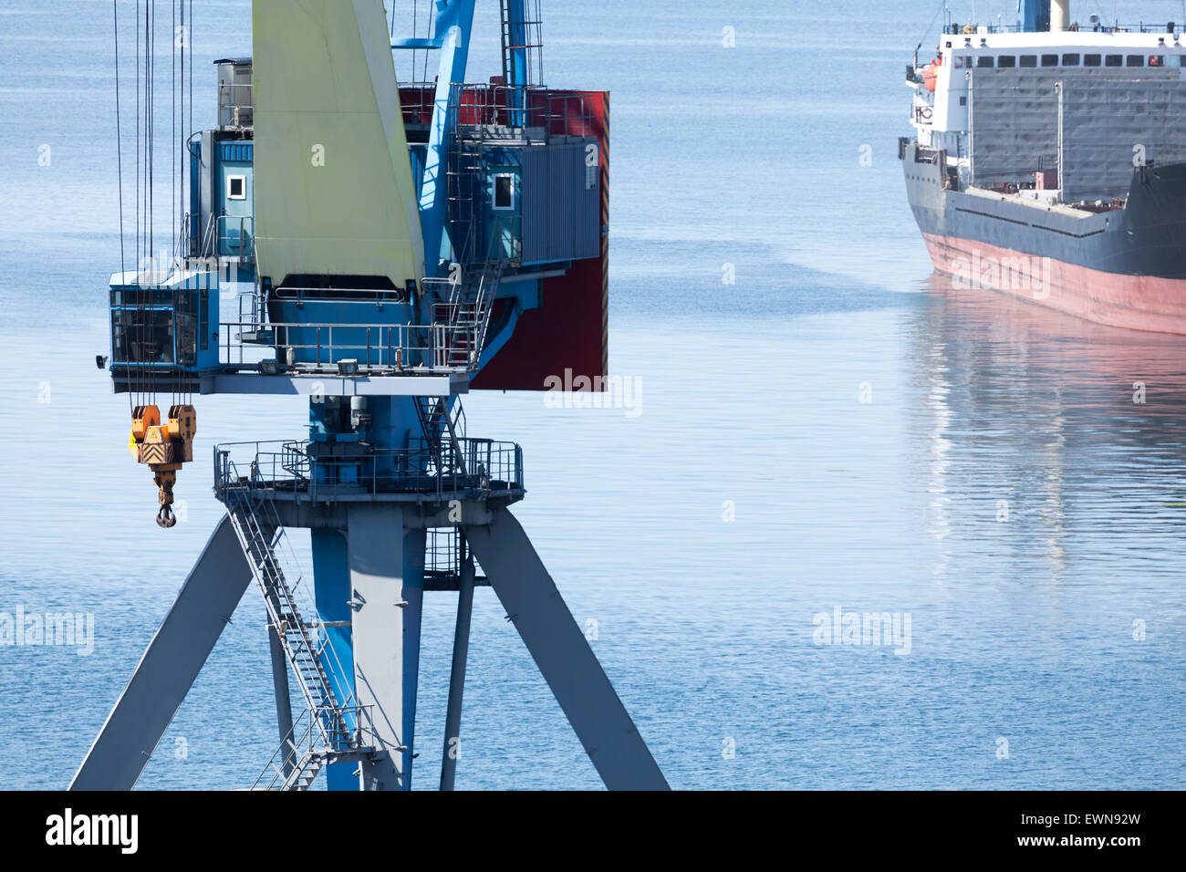 Port crane hi-res stock photography and images - Alamy