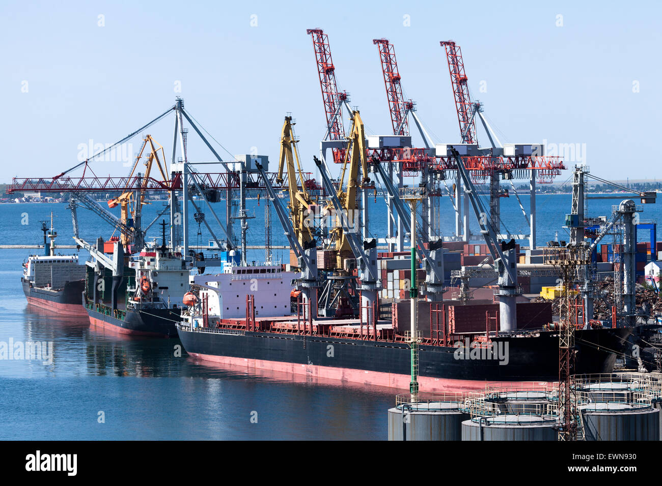 Bulk cargo loading hi-res stock photography and images - Alamy