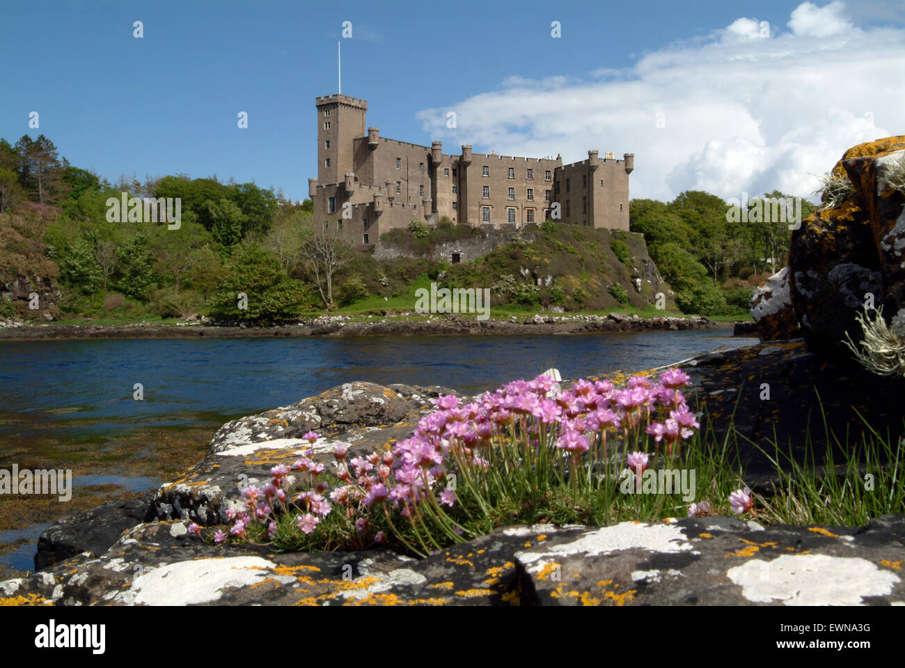 Dunvegan castle hi-res stock photography and images - Alamy
