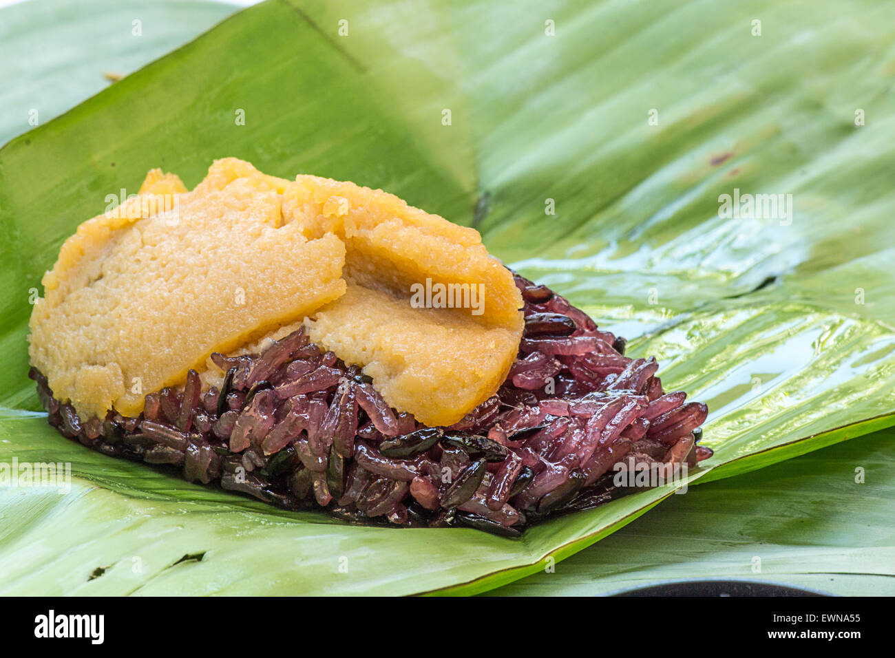 Black sticky rice custard wrapped hi-res stock photography and images ...