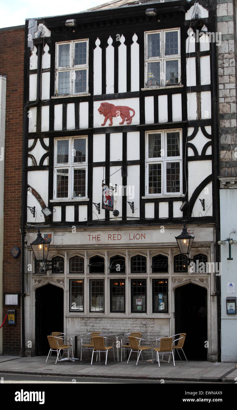 The Red Lion Pub in Southampton. One of the oldest pubs in the UK the ...
