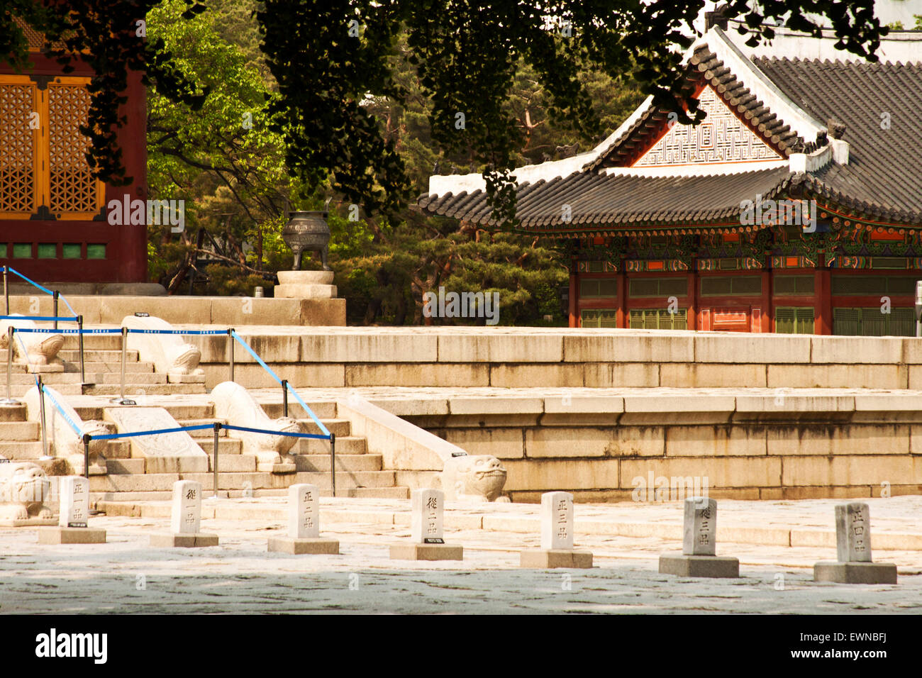 Traditional korean landmarks hi-res stock photography and images - Alamy