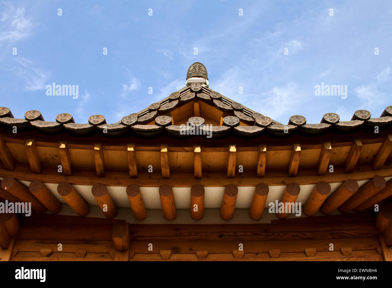 Historical korean architecture hi-res stock photography and images - Alamy