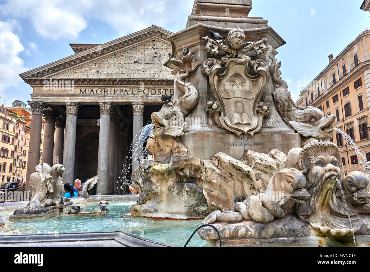 Pantheon building commissioned marcus agrippa hi-res stock photography ...