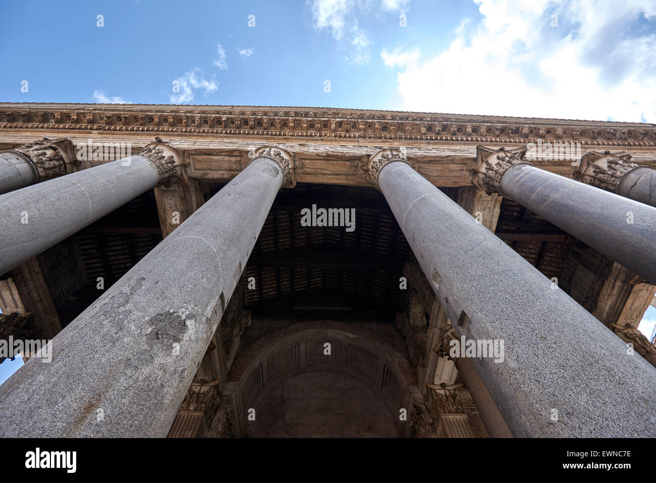 Pantheon building commissioned marcus agrippa hi-res stock photography ...