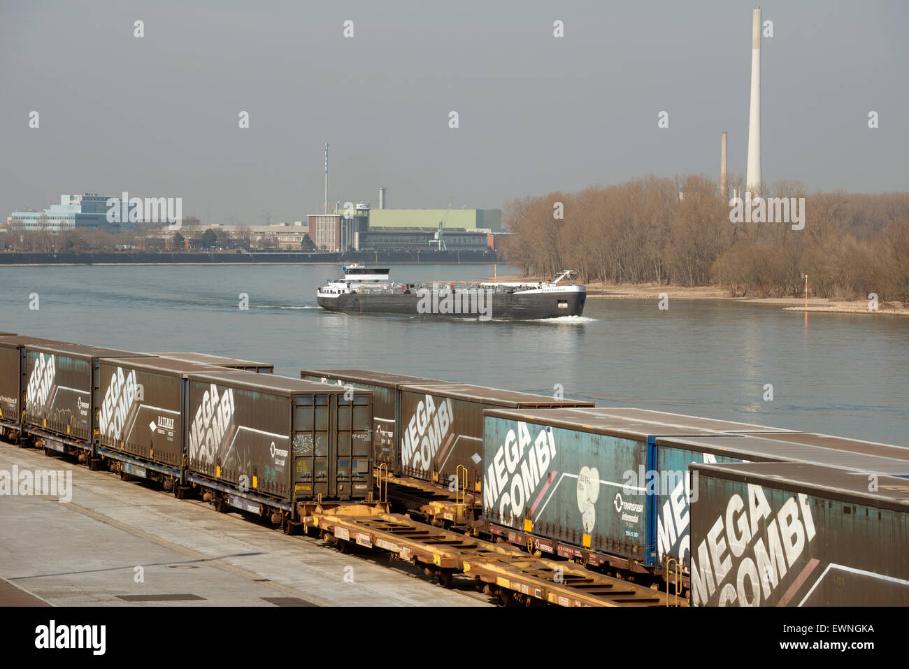 Freight containers hi-res stock photography and images - Alamy