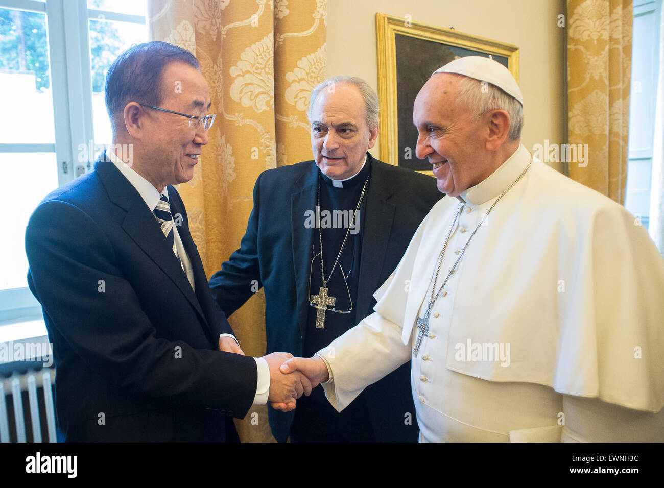 Pope Francis meets with U.N. Secretary-General Ban Ki-moon at the ...