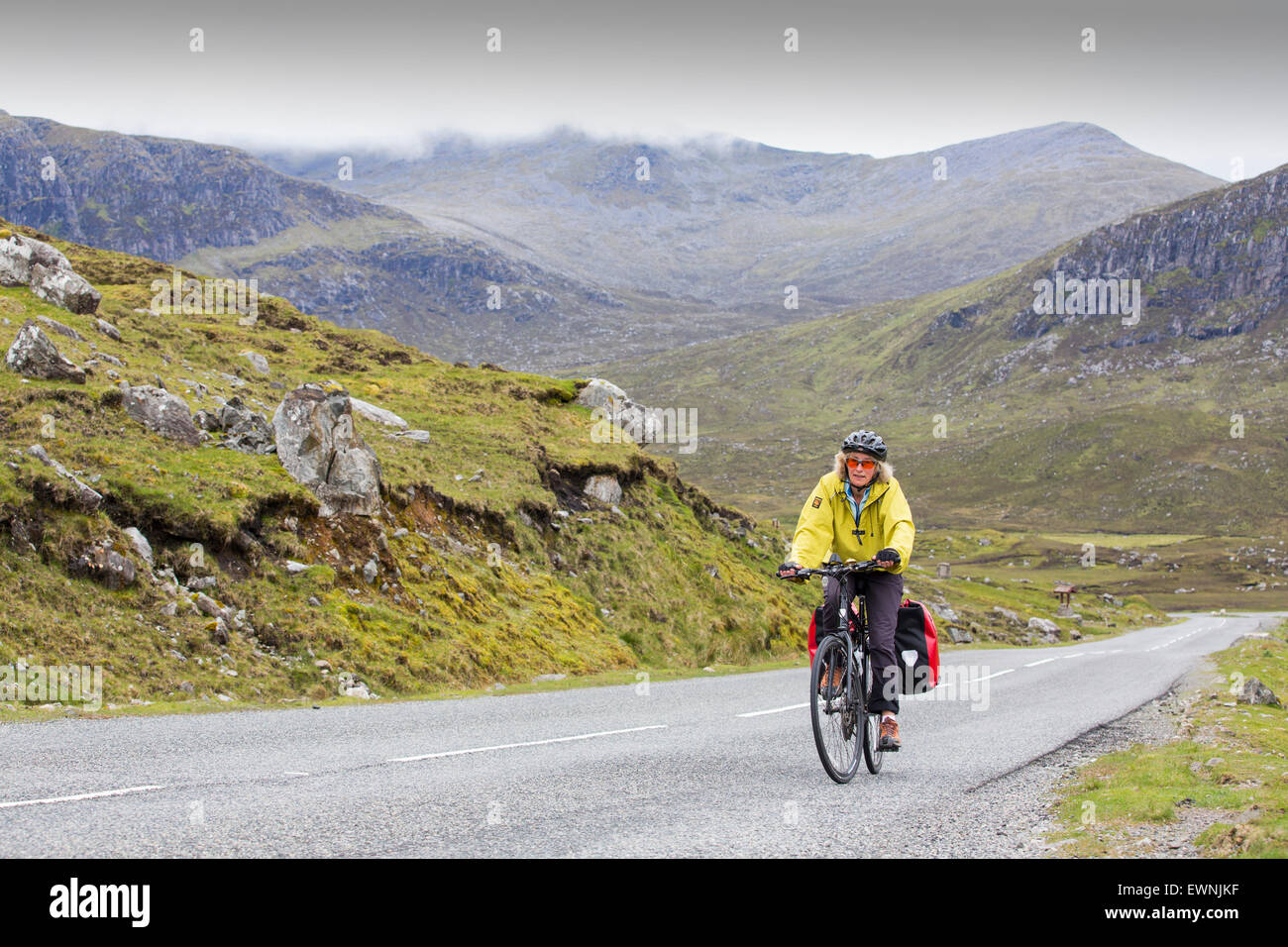 Harris scotland cycle hi-res stock photography and images - Alamy