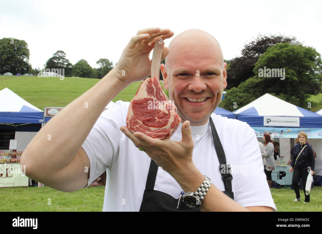 British television chef hi-res stock photography and images - Alamy