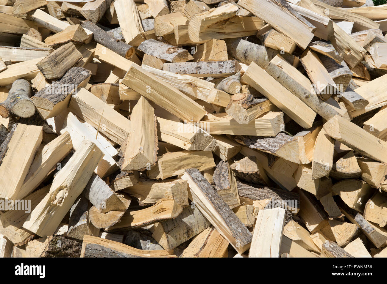 Burning pile of objects hi-res stock photography and images - Alamy