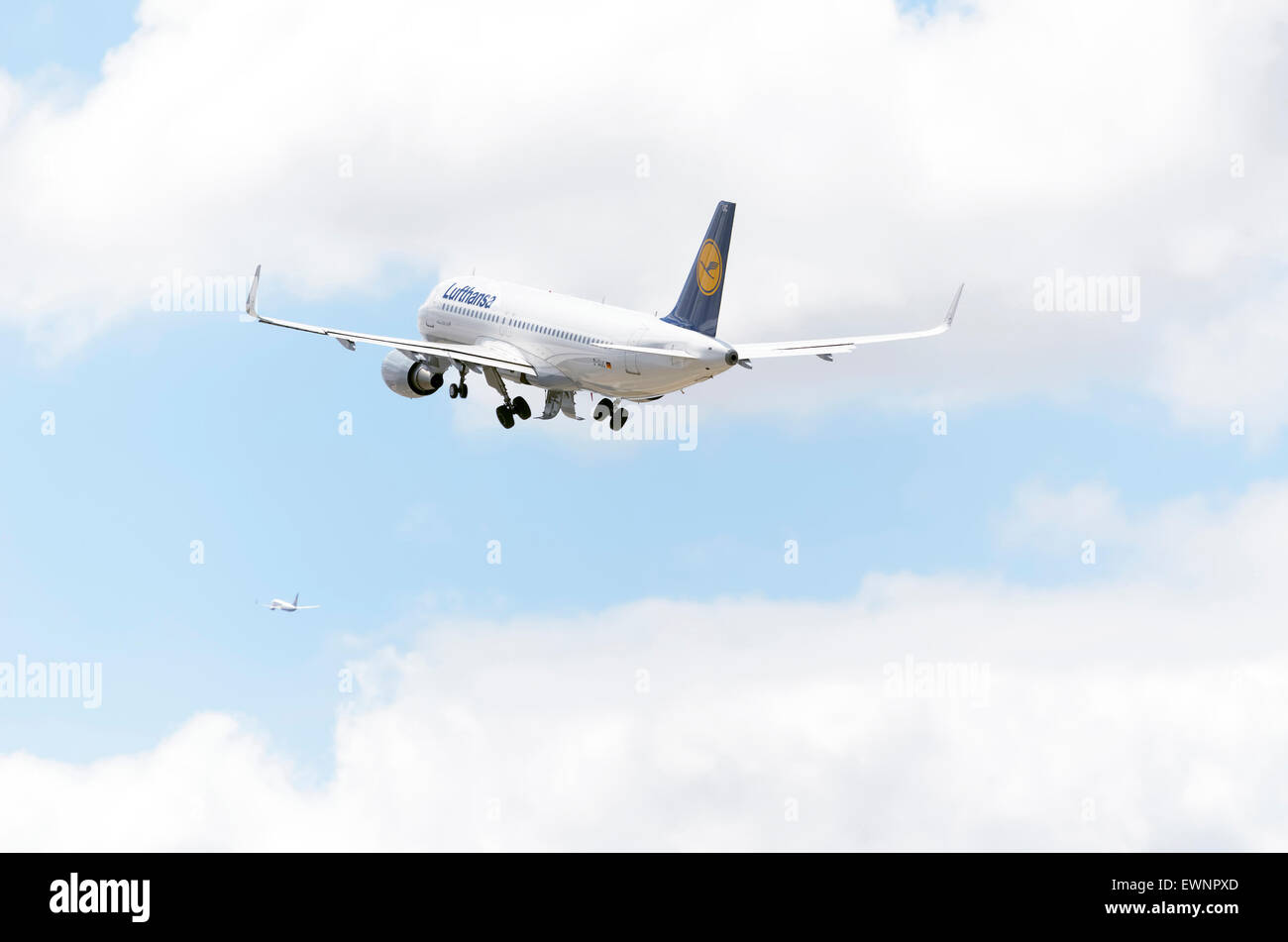 Airbus a320 airliner rear view hi-res stock photography and images - Alamy