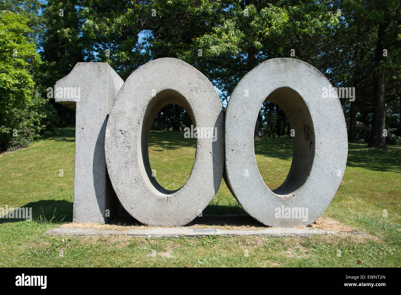 Sculpture of number 100 Stock Photo - Alamy