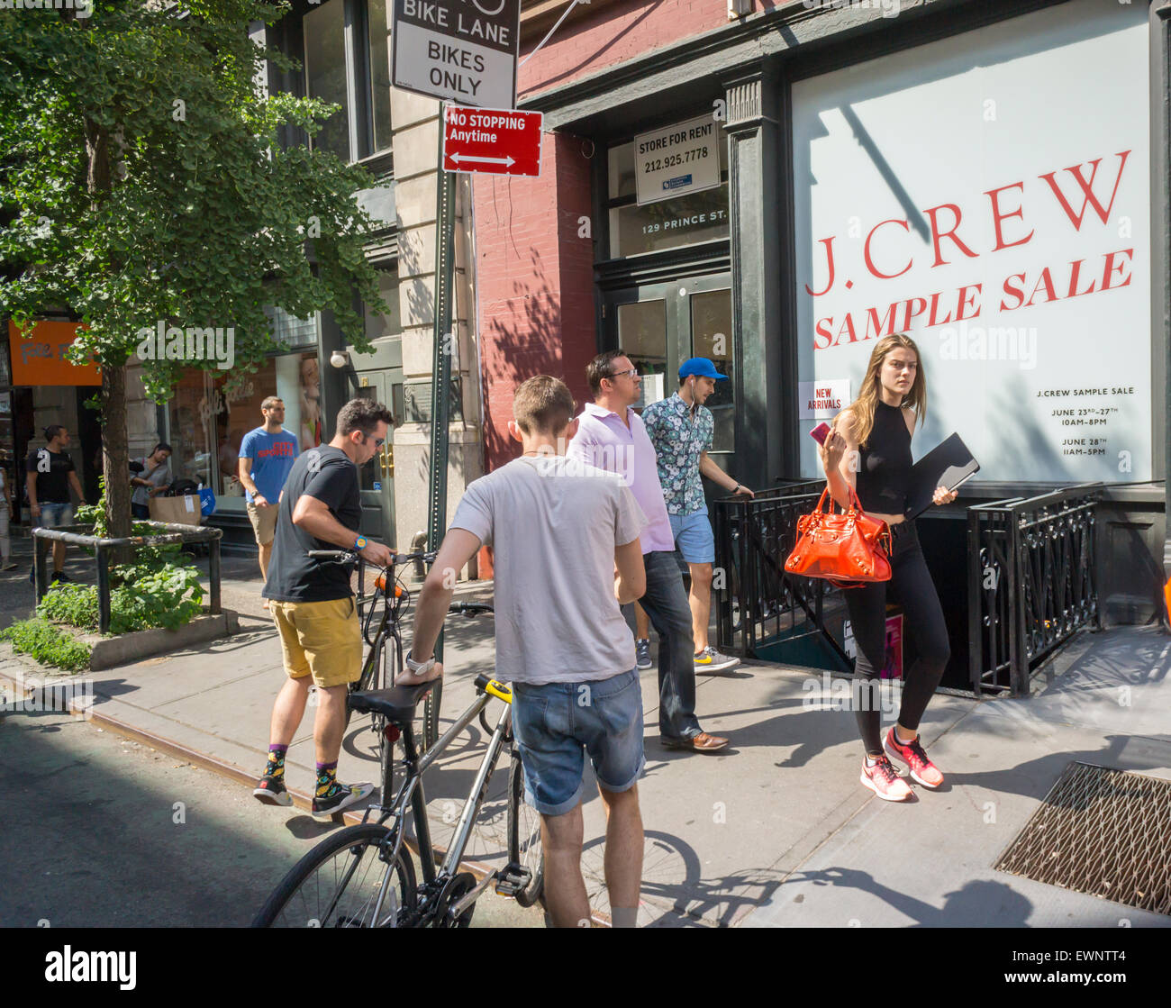 Crew cut head hi-res stock photography and images - Alamy