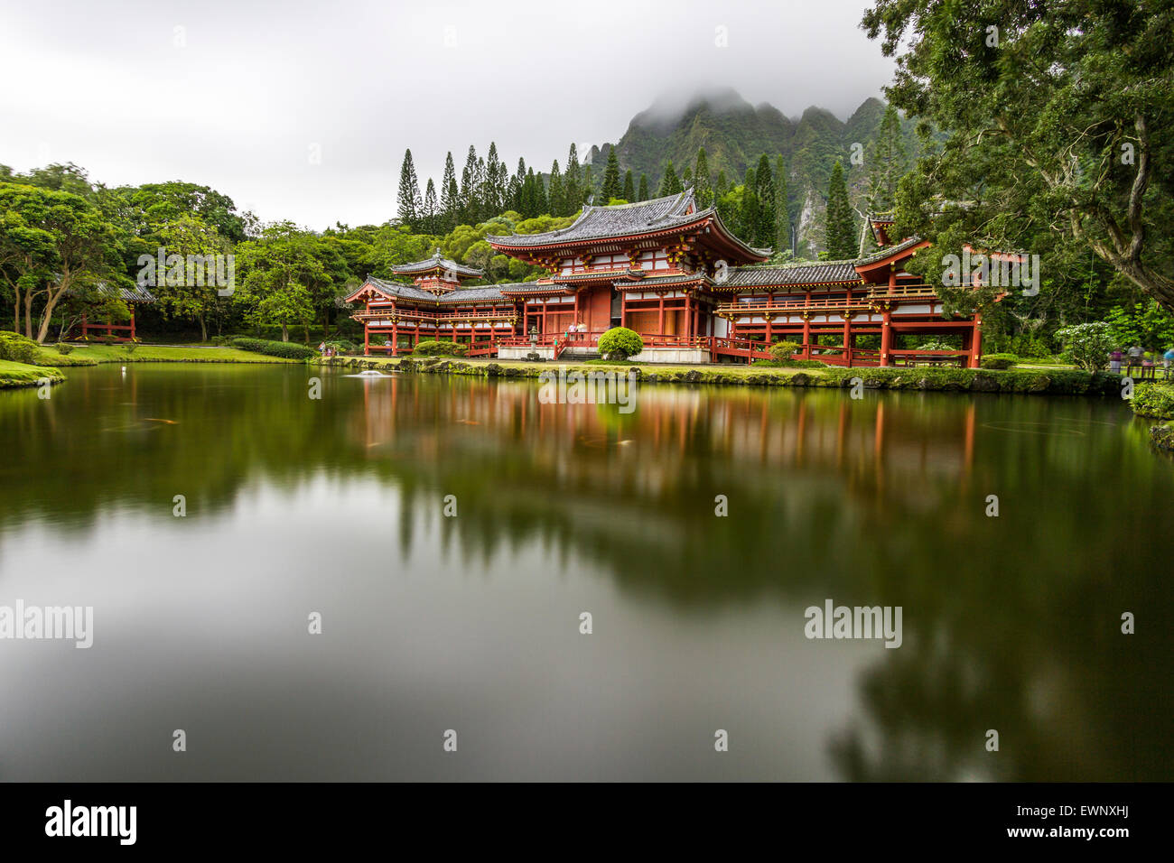 Byodo-In temple in Ahuimanu on Oahu, Hawaii Stock Photo - Alamy