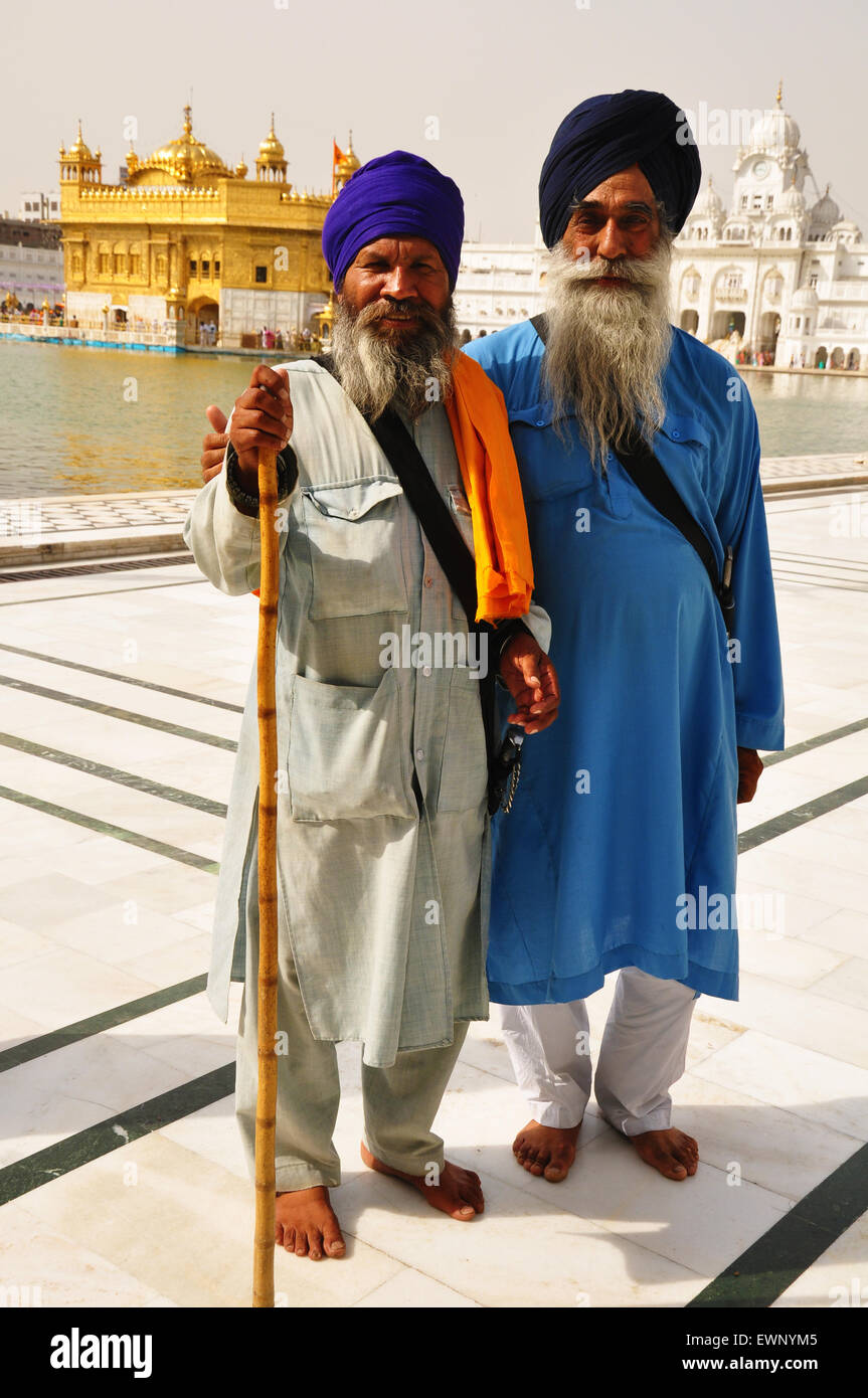 Sikh men, Golden Temple Stock Photo - Alamy