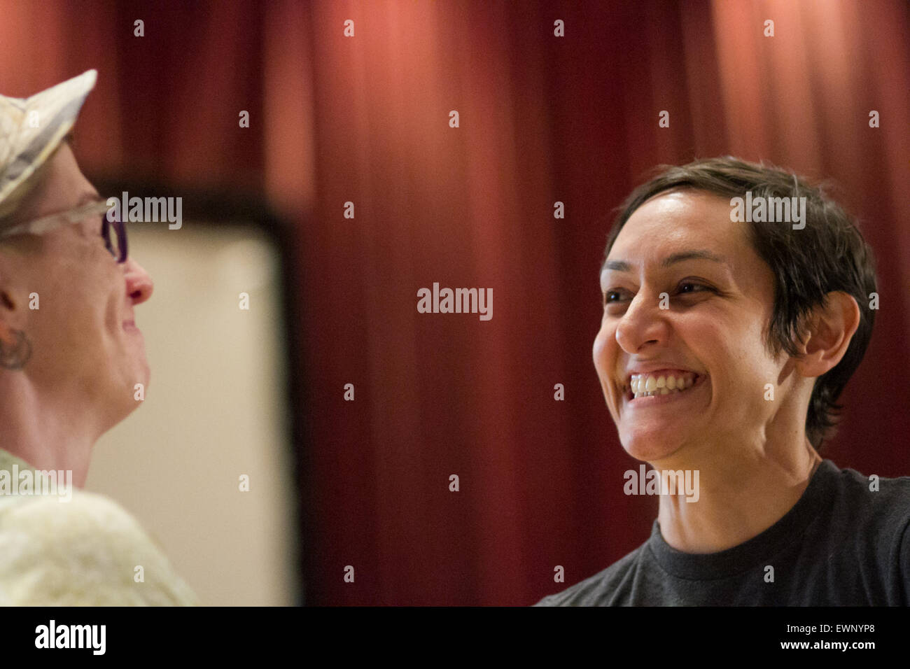 Reaction story hi-res stock photography and images - Alamy