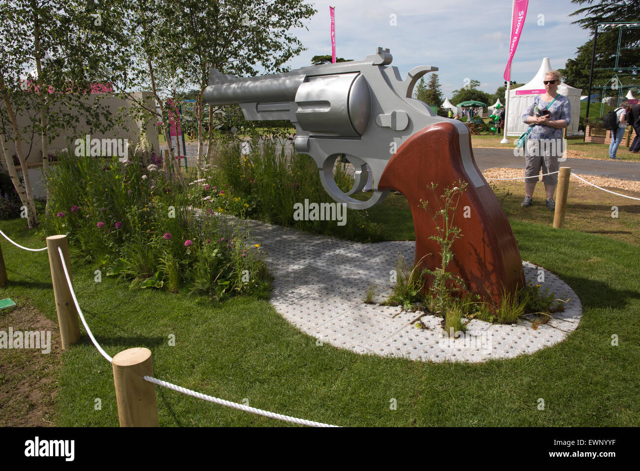 Ready aim flower hi-res stock photography and images - Alamy