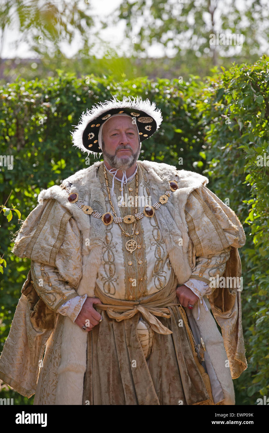 Monty lookalike hi-res stock photography and images - Alamy