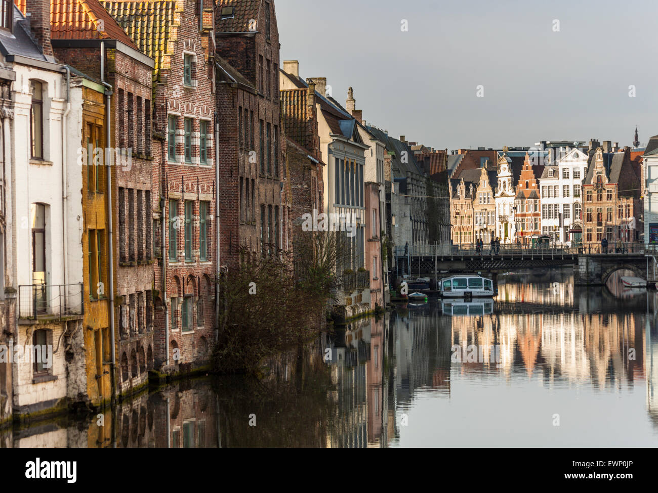 Few canal boats hi-res stock photography and images - Alamy