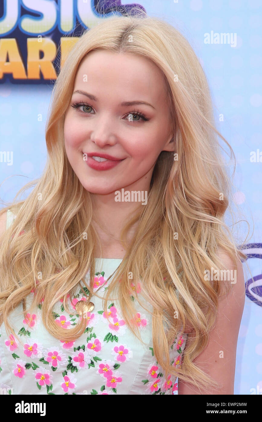 Dove cameron disney 2015 hi-res stock photography and images - Alamy
