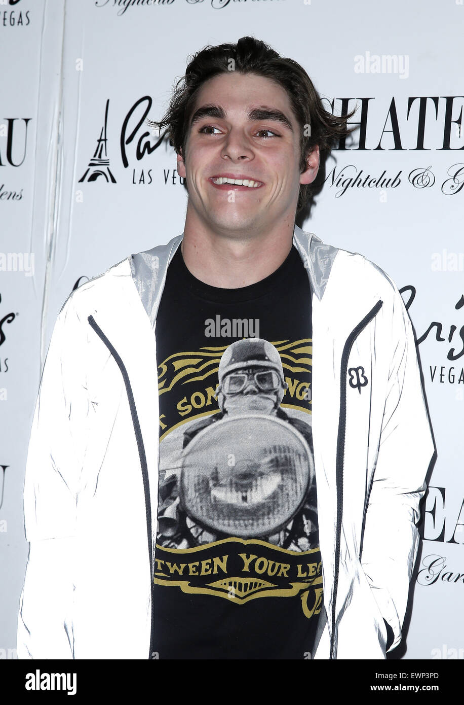 Breaking Bad' Star R J Mitte Appears at Official Wizard World After ...
