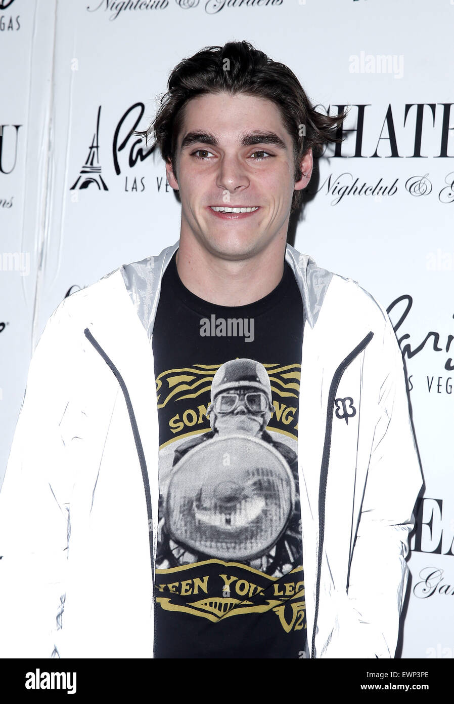 Breaking Bad' Star R J Mitte Appears at Official Wizard World After ...