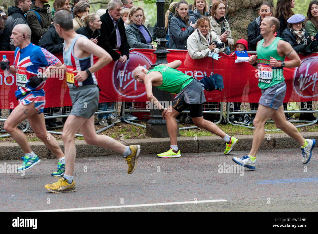Finish 35th london marathon hi-res stock photography and images - Alamy