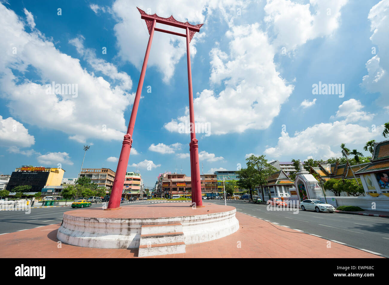 BANGKOK, THAILAND - NOVEMBER 17, 2014: The Giant Swing (Sao Ching Cha ...