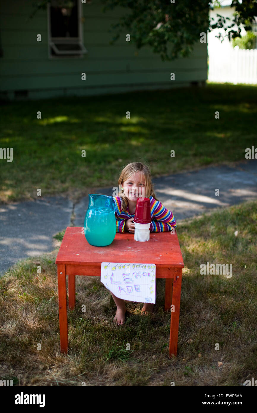 Little stand hi-res stock photography and images - Alamy