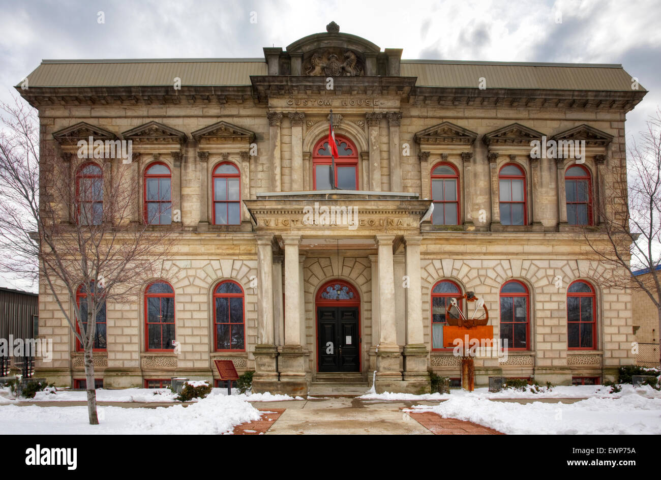 Old customs house building hi-res stock photography and images - Alamy