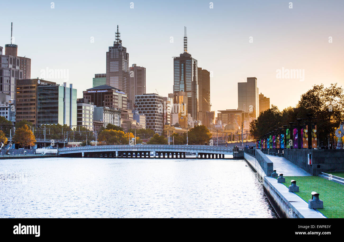 Melbourne city skyline hi-res stock photography and images - Alamy
