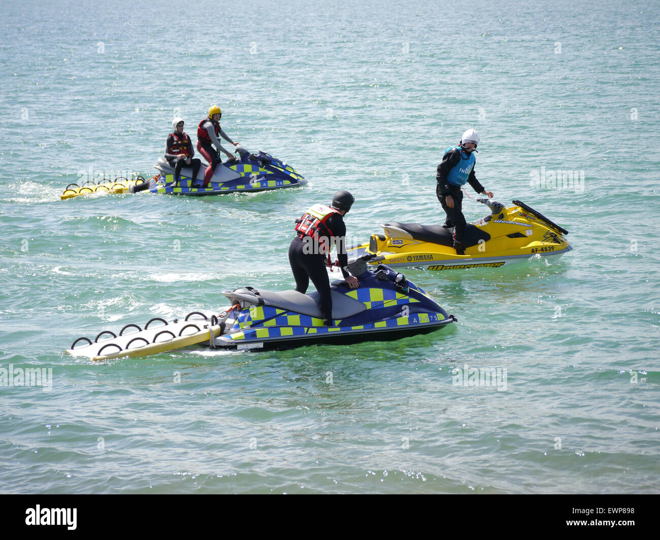 Life guard lifeguards guards lifeguard hi-res stock photography and ...